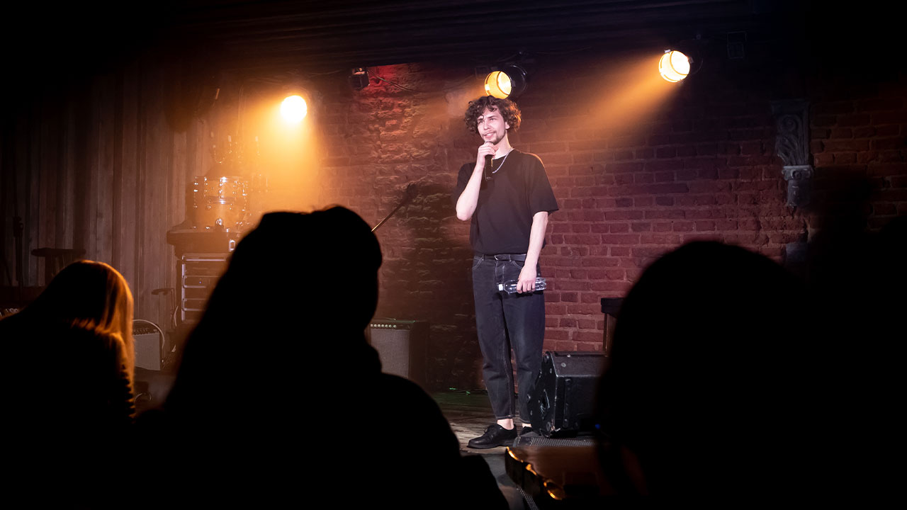 Find Stand-Up Comedy Jobs with Jobeling | Download Our App